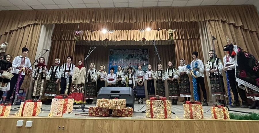 Festivalul-concurs raional al datinilor și obiceiurilor de iarnă „Să trăiți, să-n floriți ...